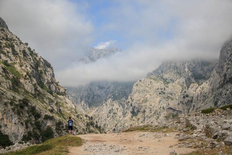 Ruta del Cares y Rutas todoterreno en 4x4 por Picos de Europa VivePicos